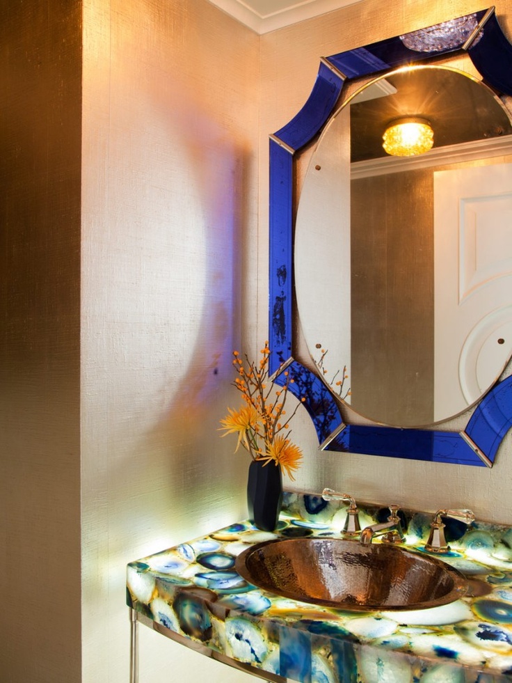 Blue mirror & marble sink Amanda Nisbet - Splendid Habitat